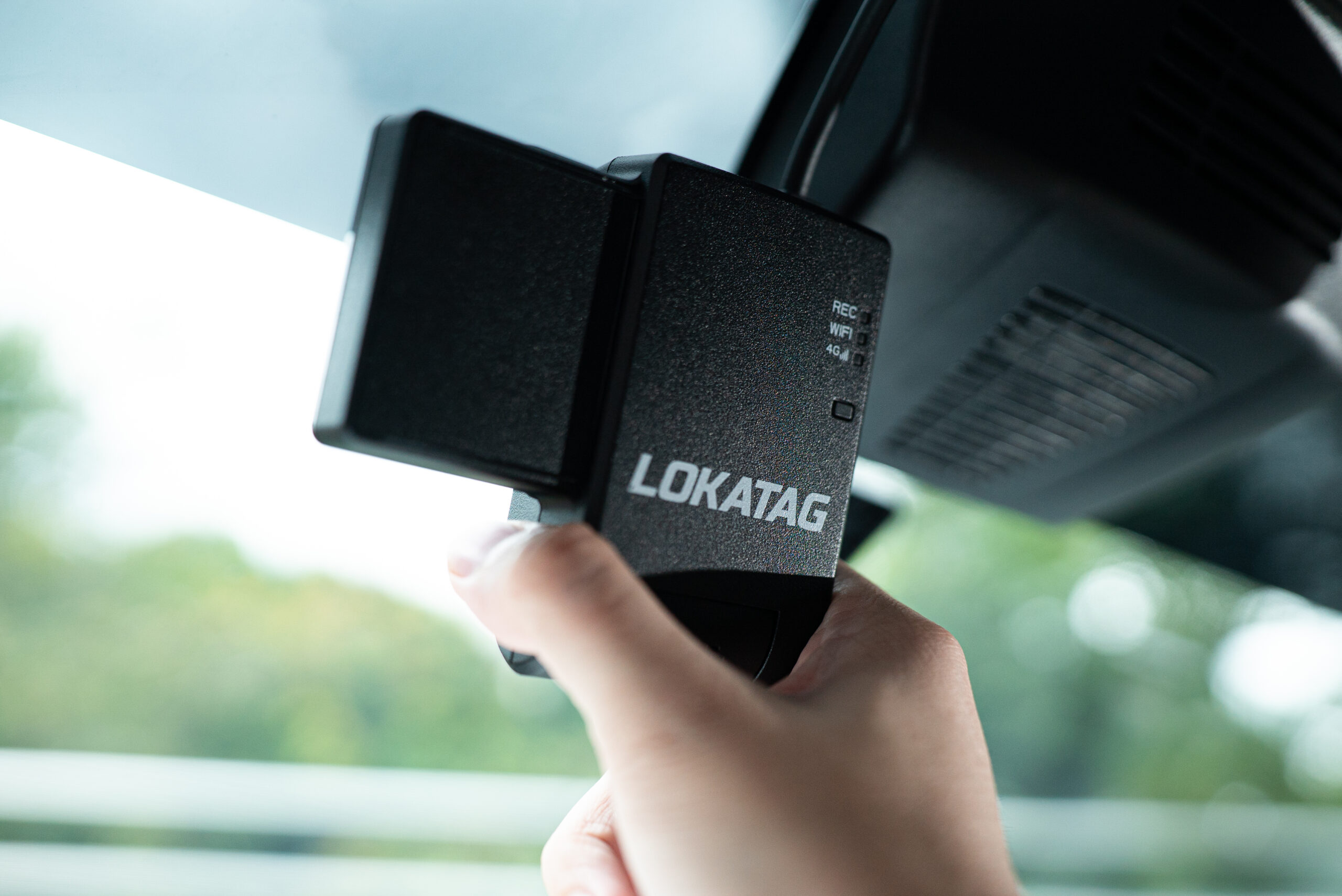 LOKATAG | Built-In Toll Reader for Seamless Toll Payments